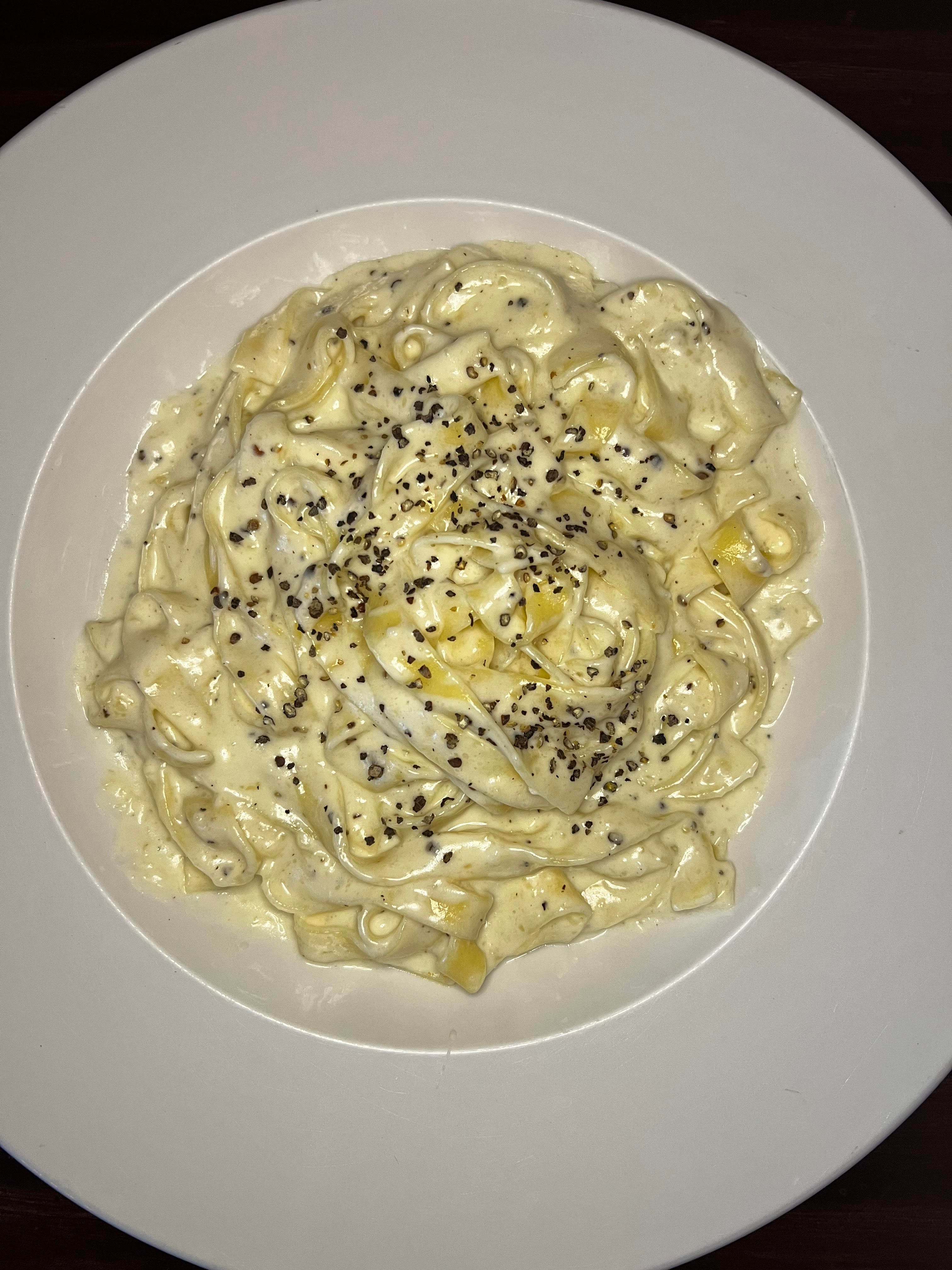 Fettuccine Alfredo | Pasta Al Gusto Belmont Italian Restaurant Chicago ...